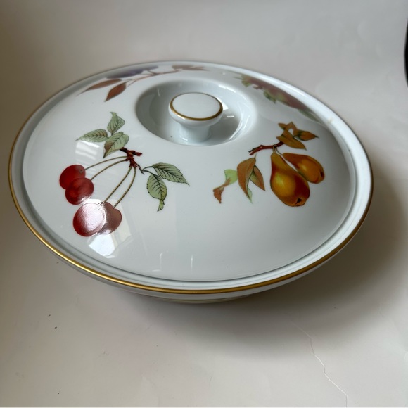 Royal Worcester | Dining | Royal Worcester Fine Porcelain Covered ...